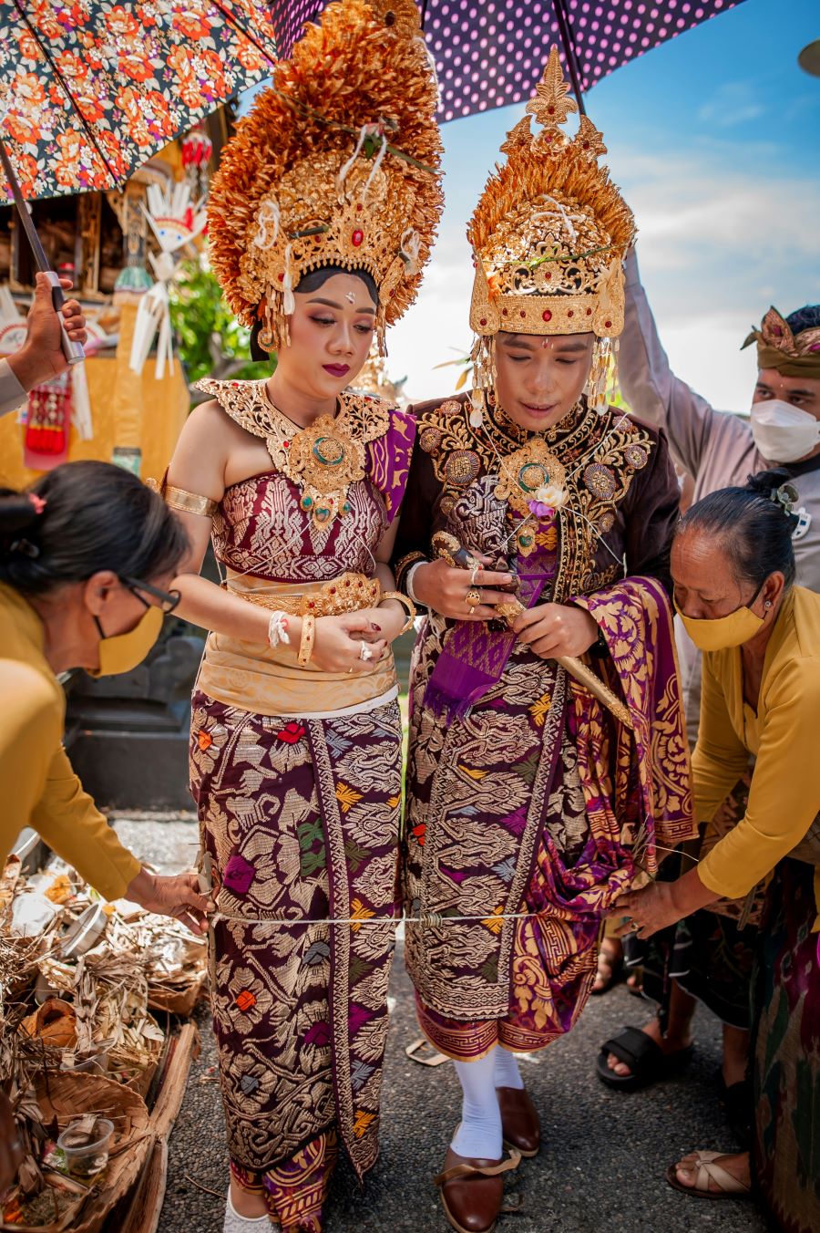 Discover the Rich Heritage of Traditional Indonesian Clothing 👑